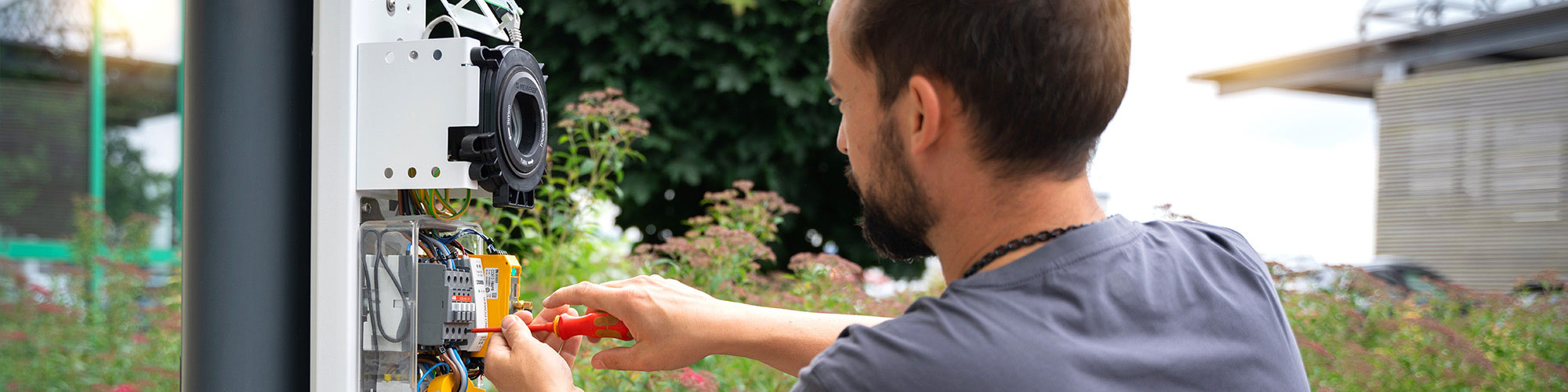 Electricians / Installers | Bender GmbH & Co. KG